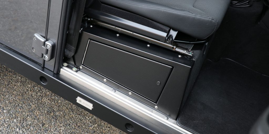 Junction-Box II. Land Rover Defender.002 – Entreq